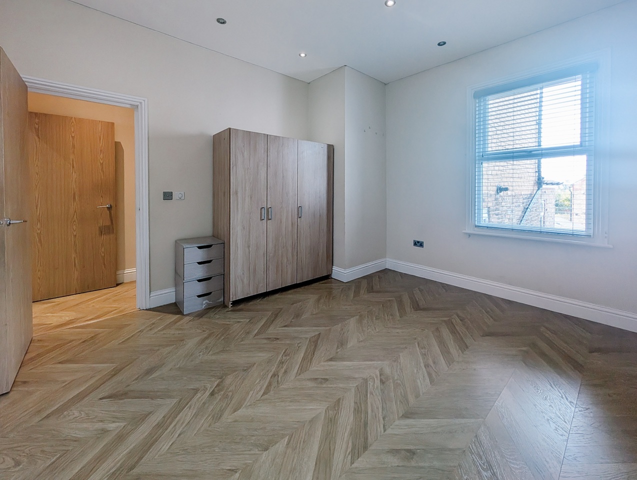 London - 1 Bed Flat, Merton High Street, SW19 - To Rent Now for £1,495. ...