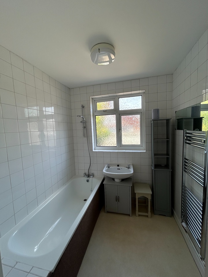 Worcester Park - 1 Bed Flat, Cheam Common Road, KT4 - To Rent Now for £ ...