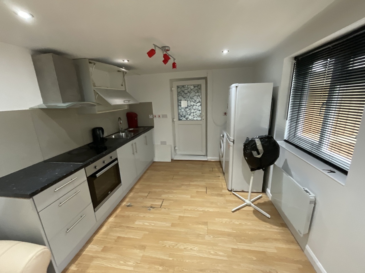 Hounslow - 1 Bed Bungalow, St. Dunstans Road, TW4 - To Rent Now for £ ...