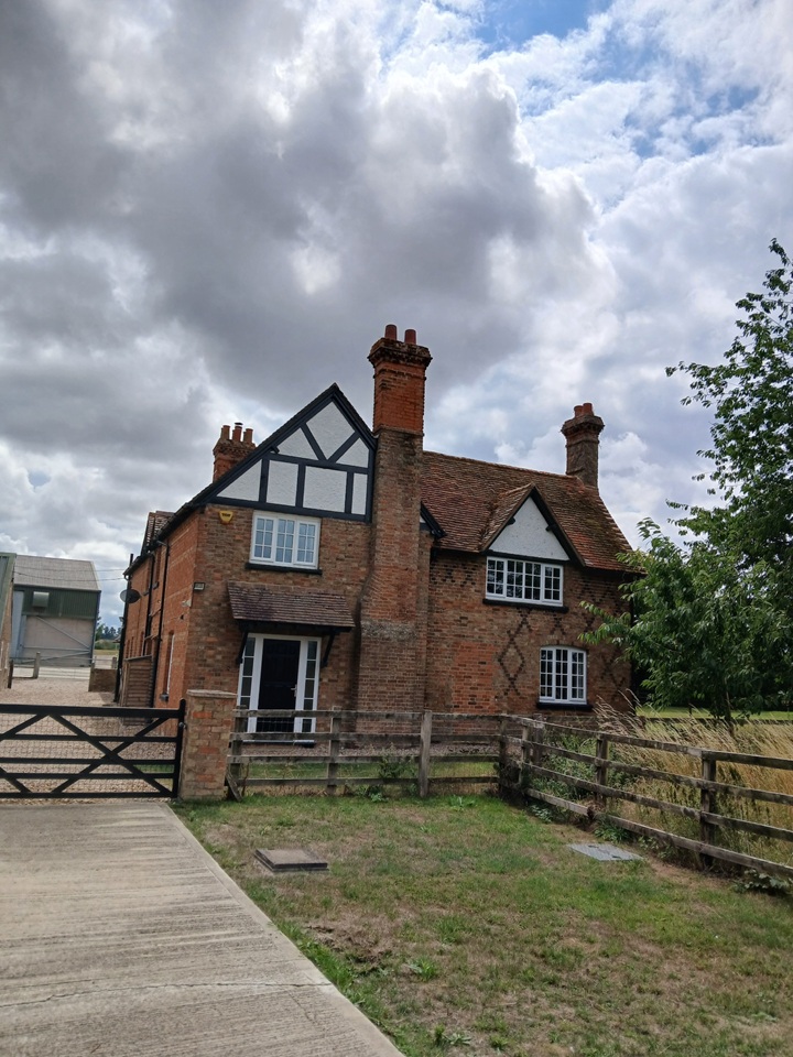 Ledburn, Leighton Buzzard - 4 Bed Detached House, Ledburn Farmhouse ...