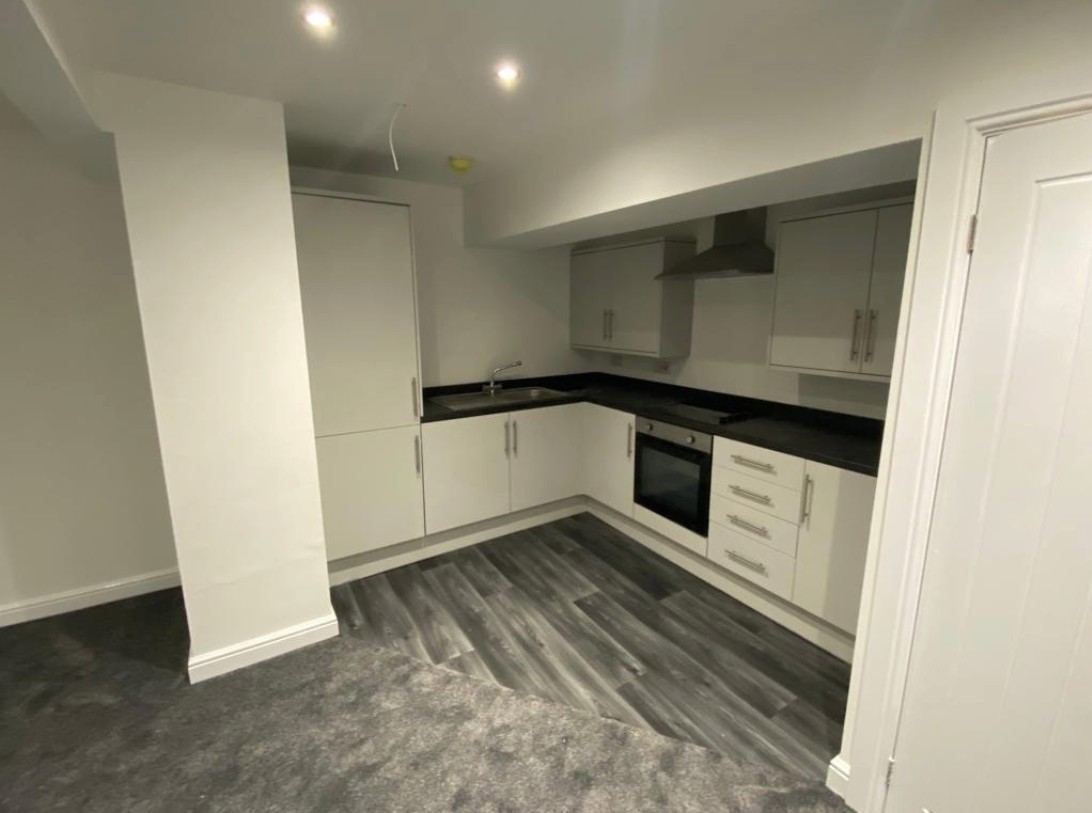 Austerlands, Oldham - 2 Bed Flat, Huddersfield Road, OL4 - To Rent Now ...