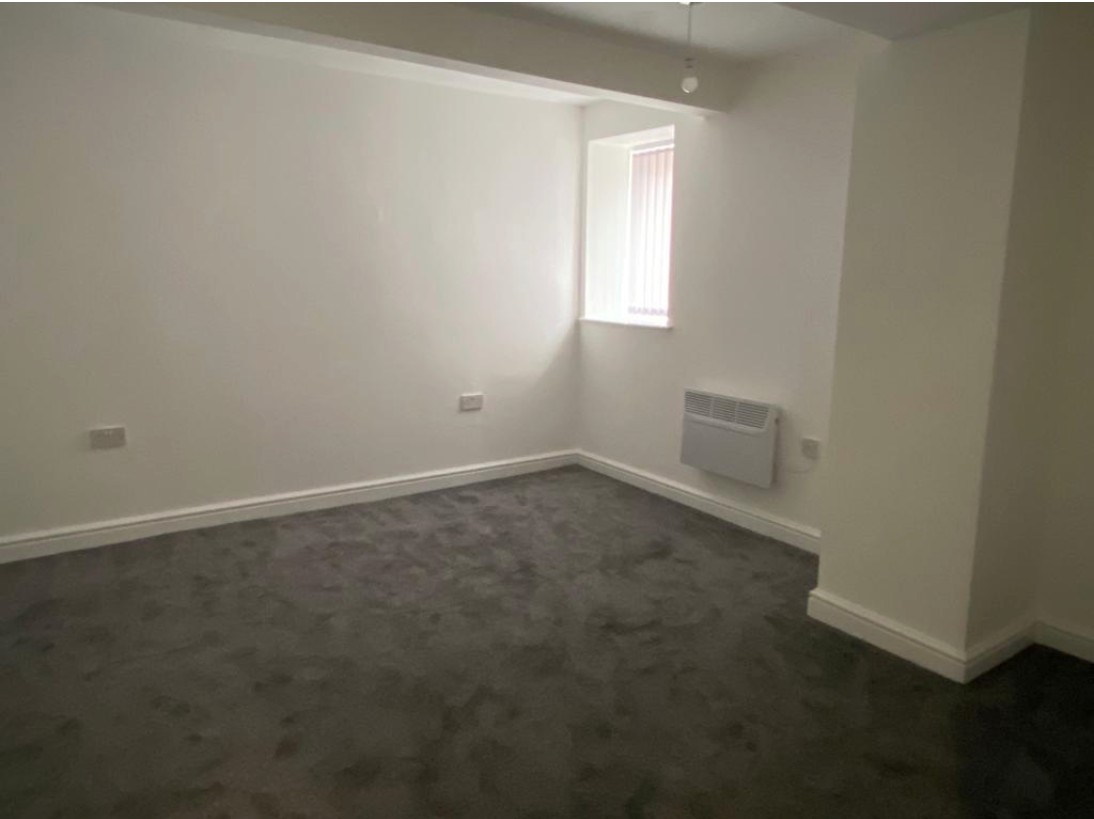 Austerlands, Oldham - 2 Bed Flat, Huddersfield Road, OL4 - To Rent Now ...