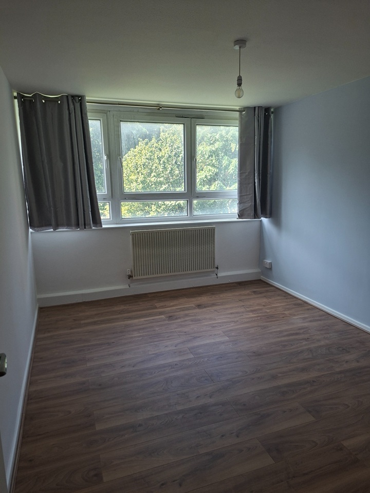 London - 2 Bed Flat, Totteridge House, SW11 - To Rent Now for £2,300.00 p/m