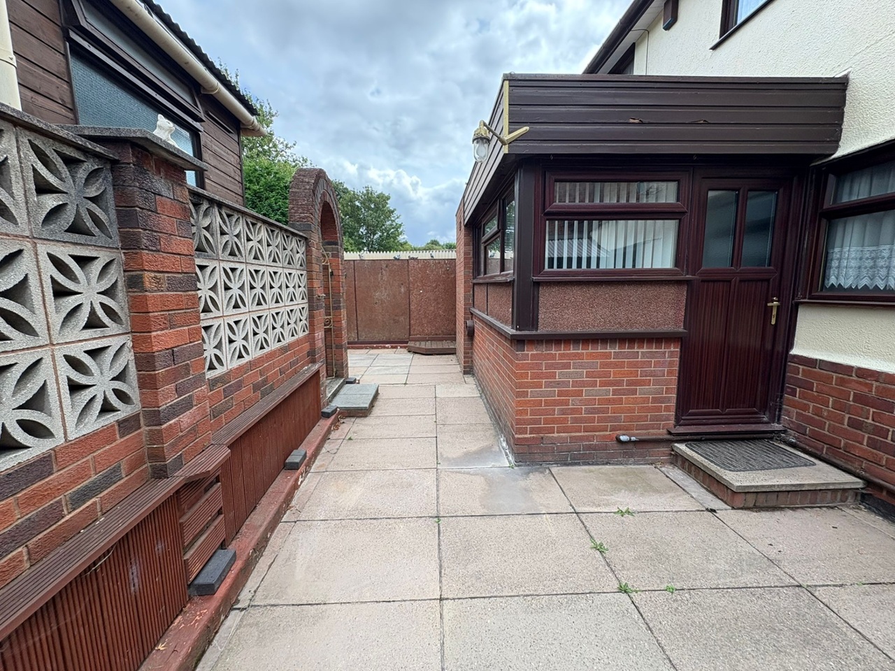 Brierley Hill - 3 Bed Semi-Detached House, Tiled House Lane, DY5 - To ...