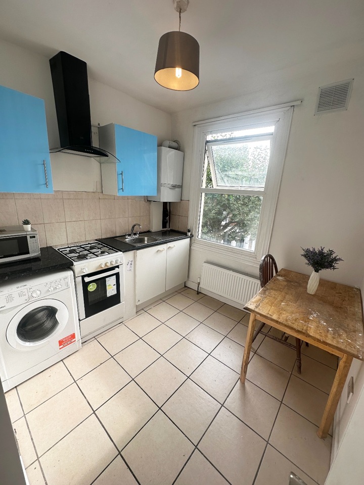 London - Room in a Shared Flat, Harrow Road, W9 - To Rent Now for £ ...