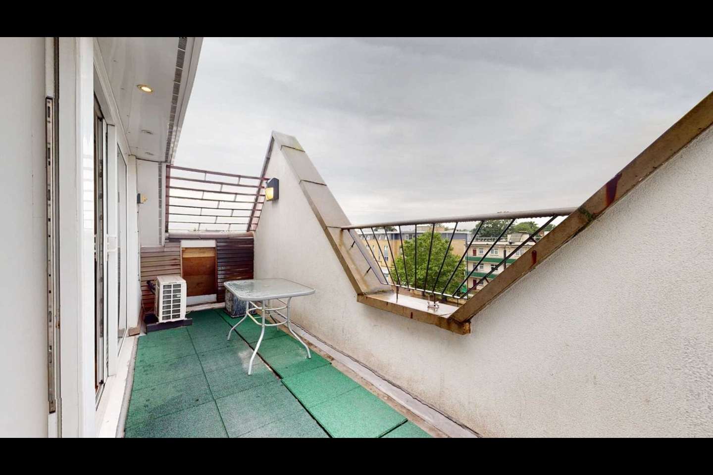 London - 2 Bed Flat, Ritherdon Road, SW17 - To Rent Now for £2,150.00 p/m