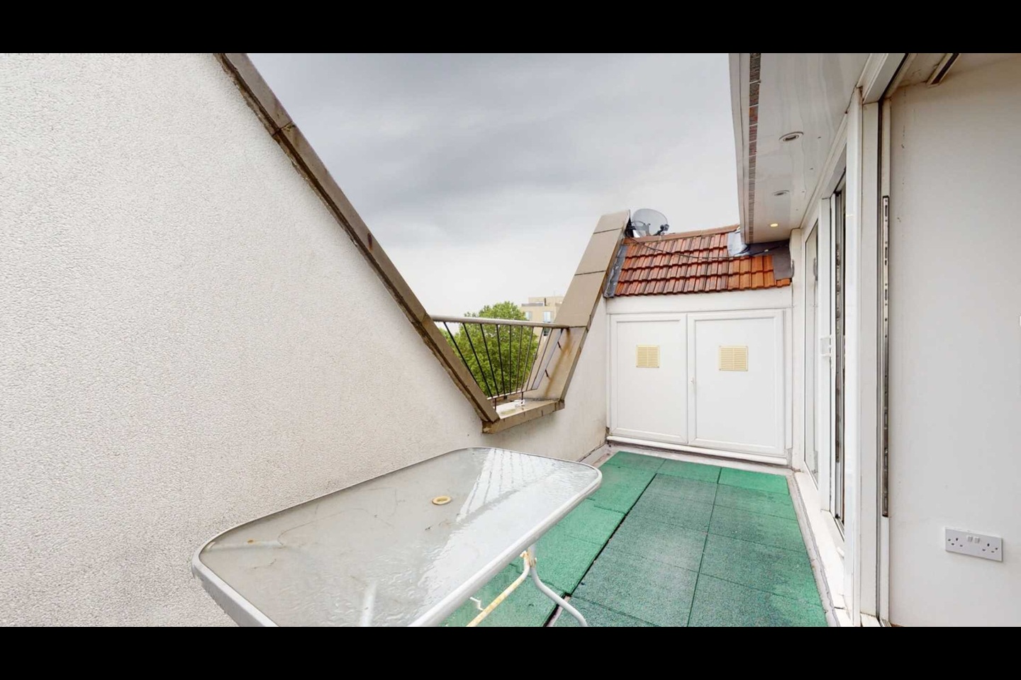 London - 2 Bed Flat, Ritherdon Road, SW17 - To Rent Now for £2,150.00 p/m