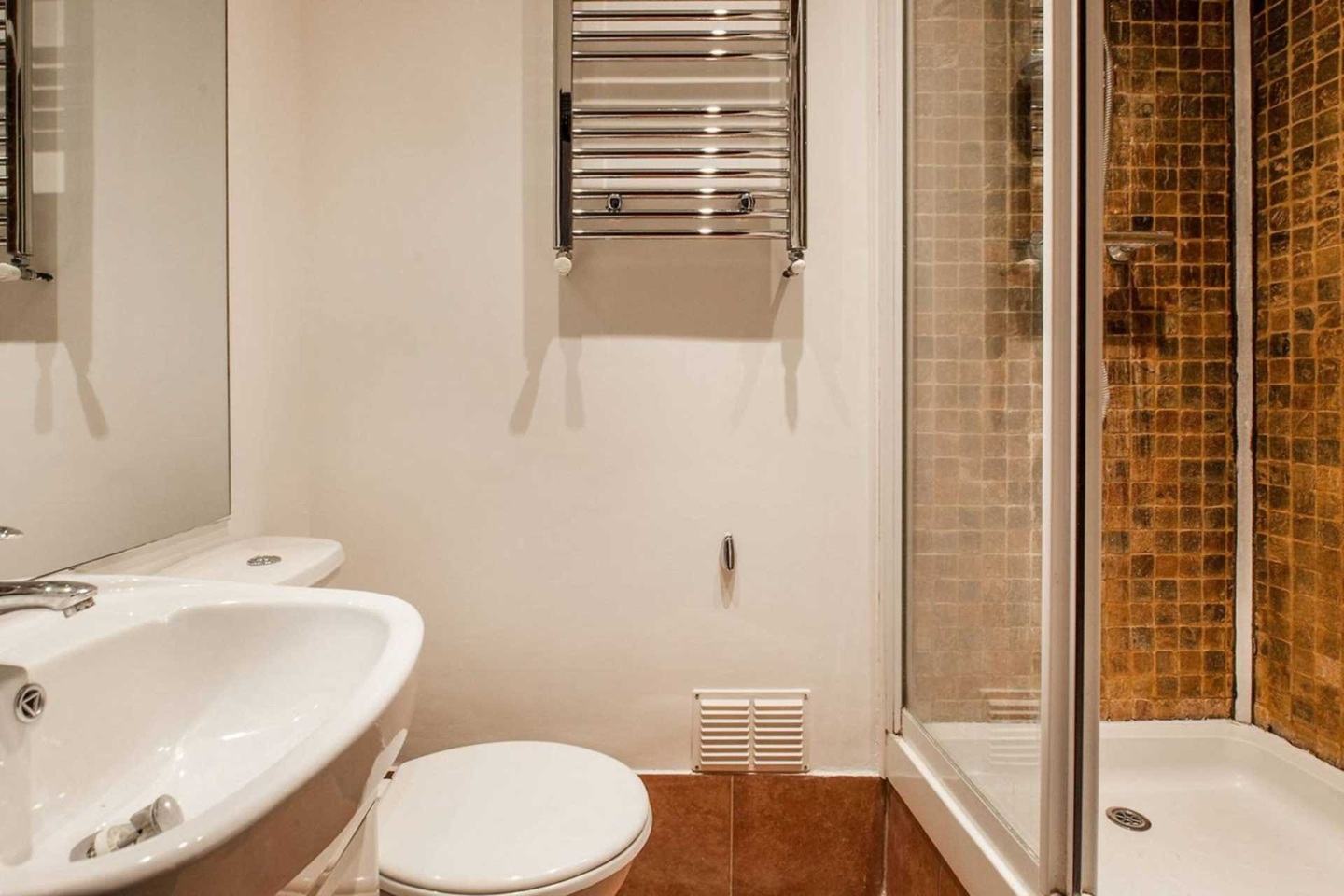 London - 2 Bed Flat, Ritherdon Road, SW17 - To Rent Now for £2,140.00 p/m