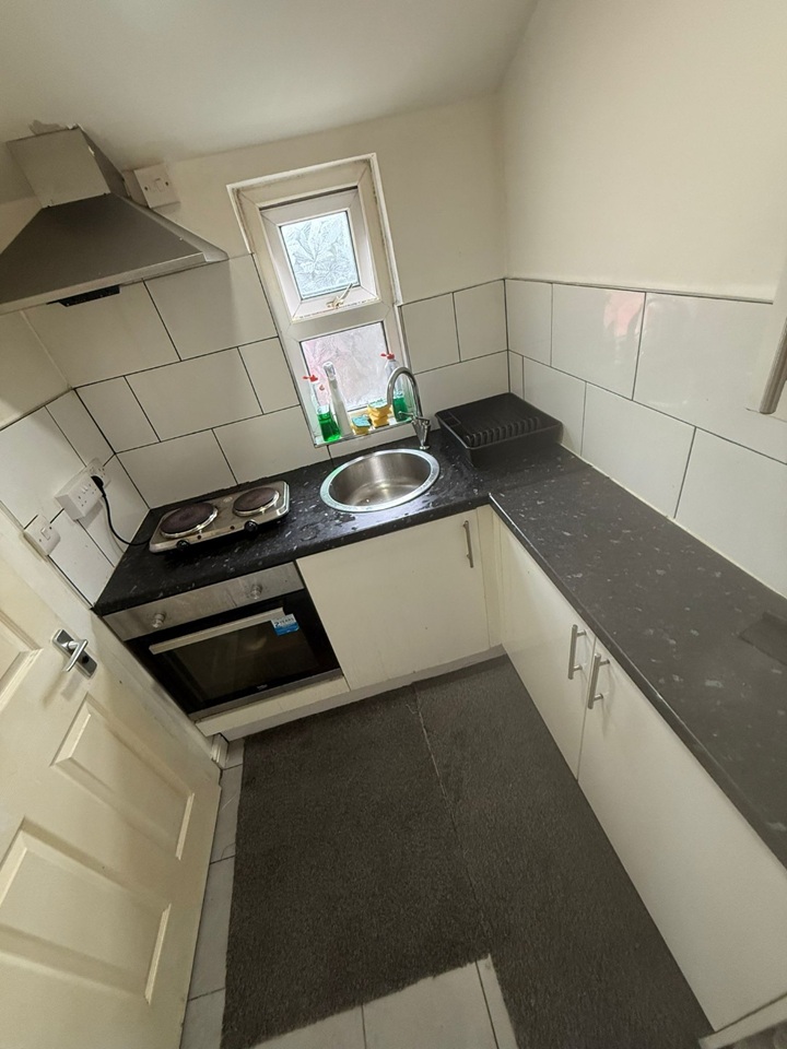 Cardiff - Studio Flat, Newport Road, CF24 - To Rent Now for £650.00 p/m