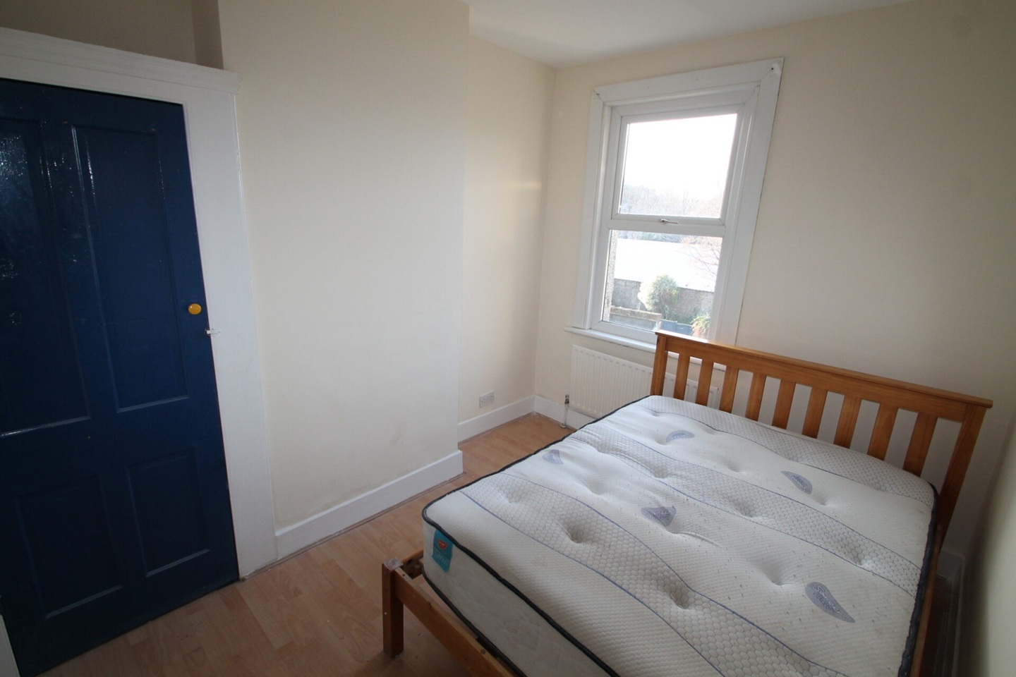 London - 2 Bed Terraced House, Basildon Road, SE2 - To Rent Now for £ ...