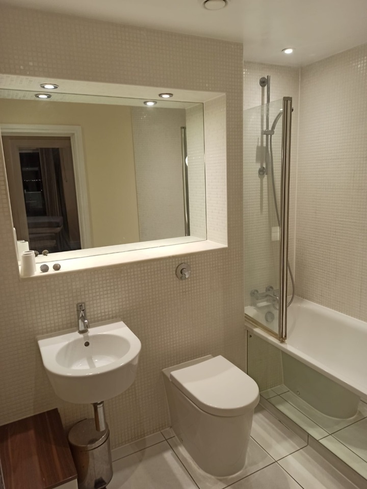 Ilford - 3 Bed Flat, Raphael House, IG1 - To Rent Now for £2,200.00 p/m