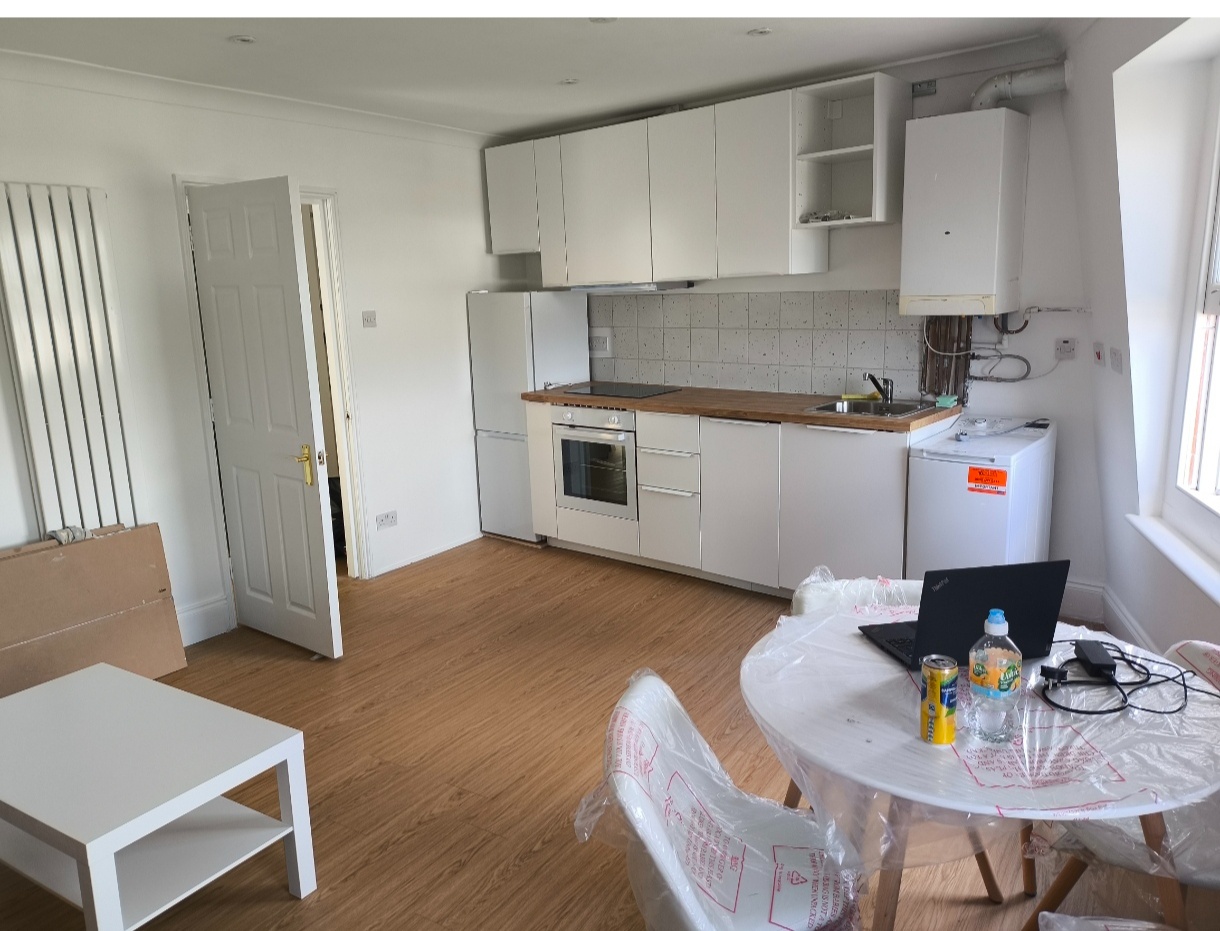 London - 1 Bed Flat, Voltaire Road, SW4 - To Rent Now for £1,700.00 p/m