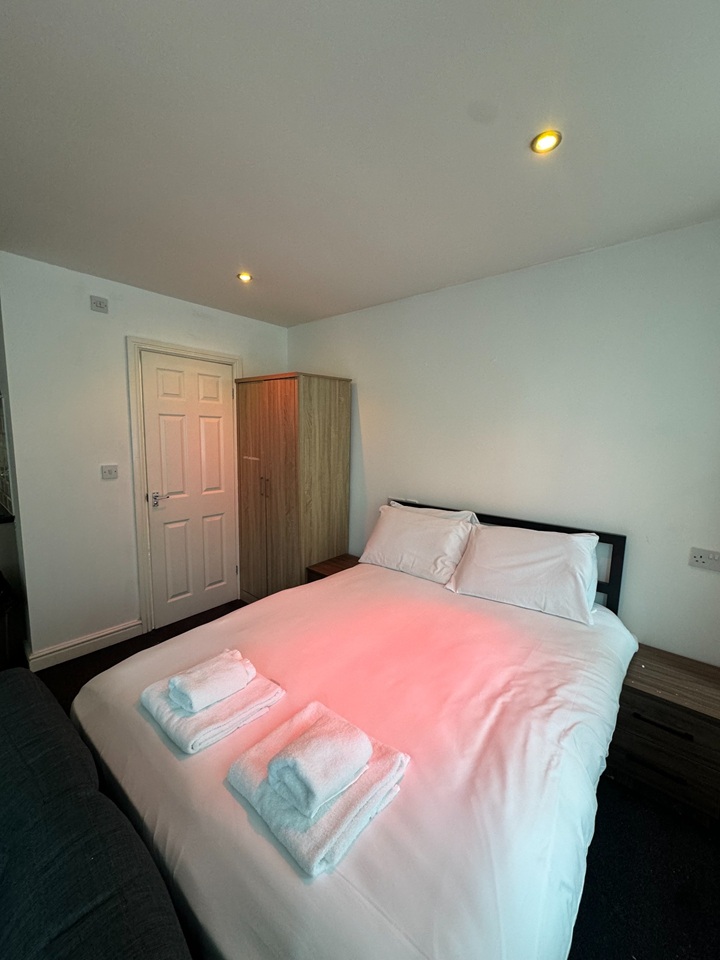 Doncaster - Studio Flat, Young Street, DN1 - To Rent Now for £550.00 p/m