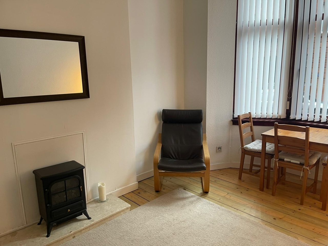 Glasgow - 1 Bed Flat, Exeter Drive, G11 - To Rent Now for £925.00 p/m
