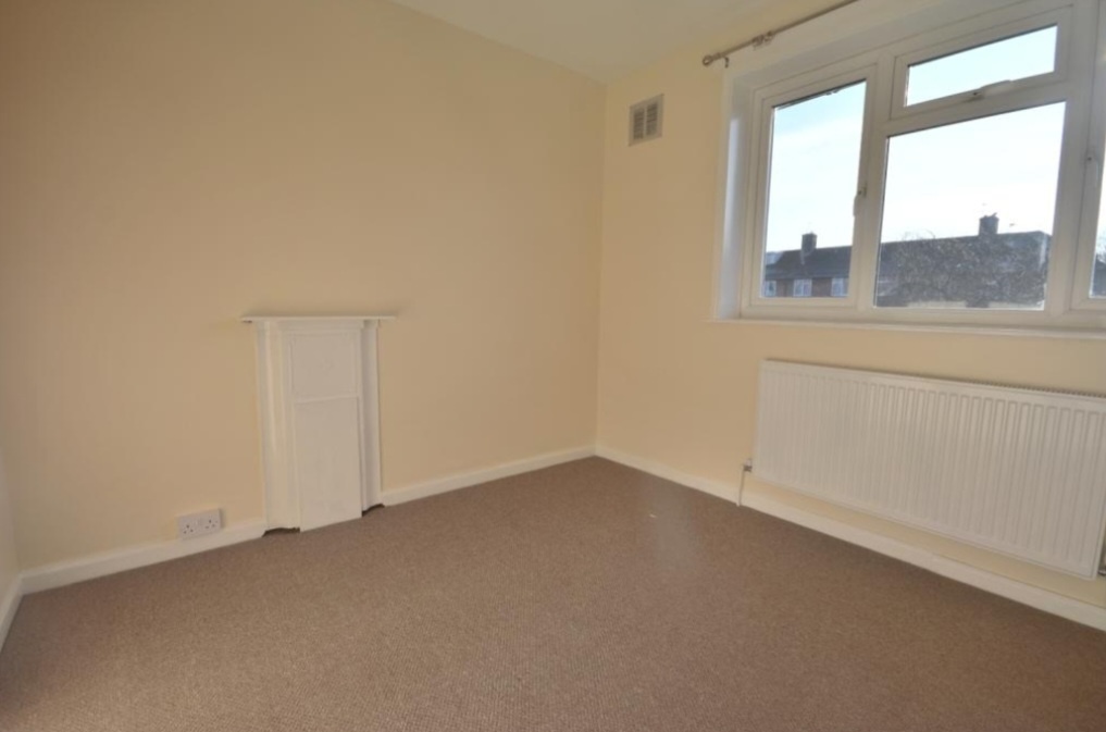 London - 2 Bed End Terrace, Castlecombe Road, SE9 - To Rent Now for £ ...