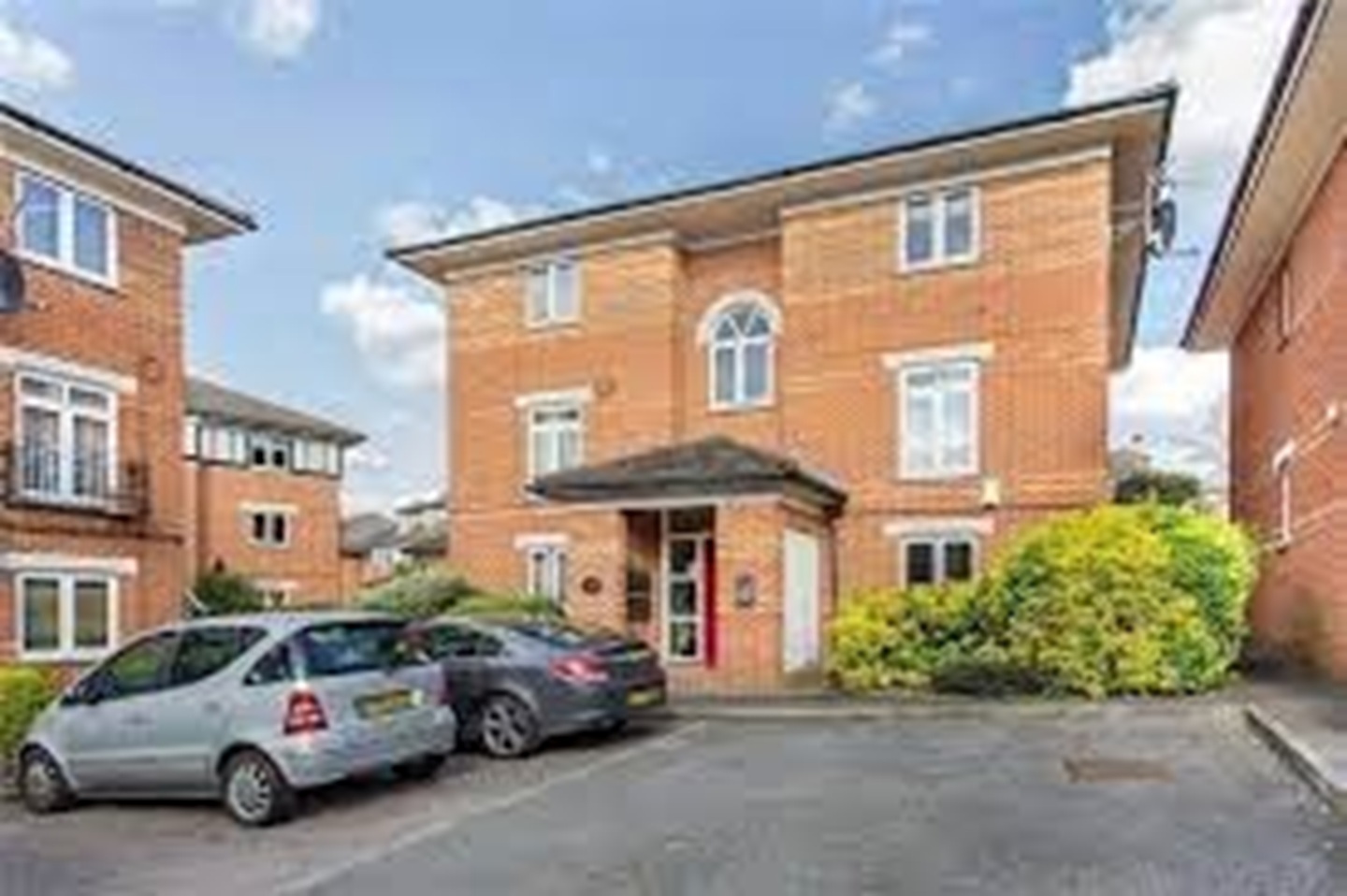 Hendon - 2 Bed Flat, Miller Court, NW4 - To Rent Now for £1,900.00 p/m