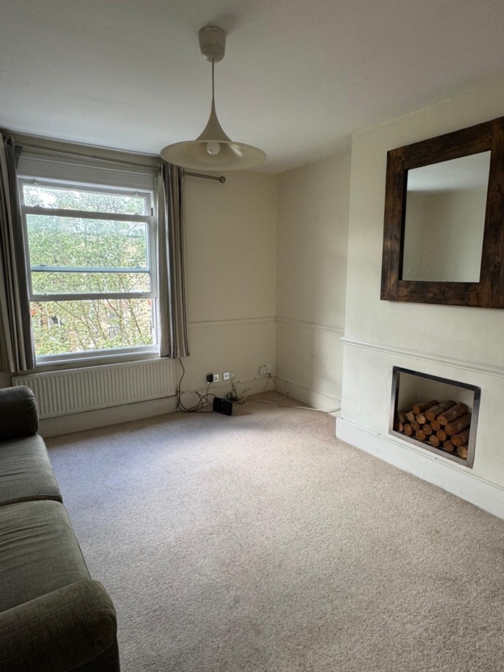 London - 2 Bed Flat, Lambert Road, SW2 - To Rent Now for £1,999.00 p/m