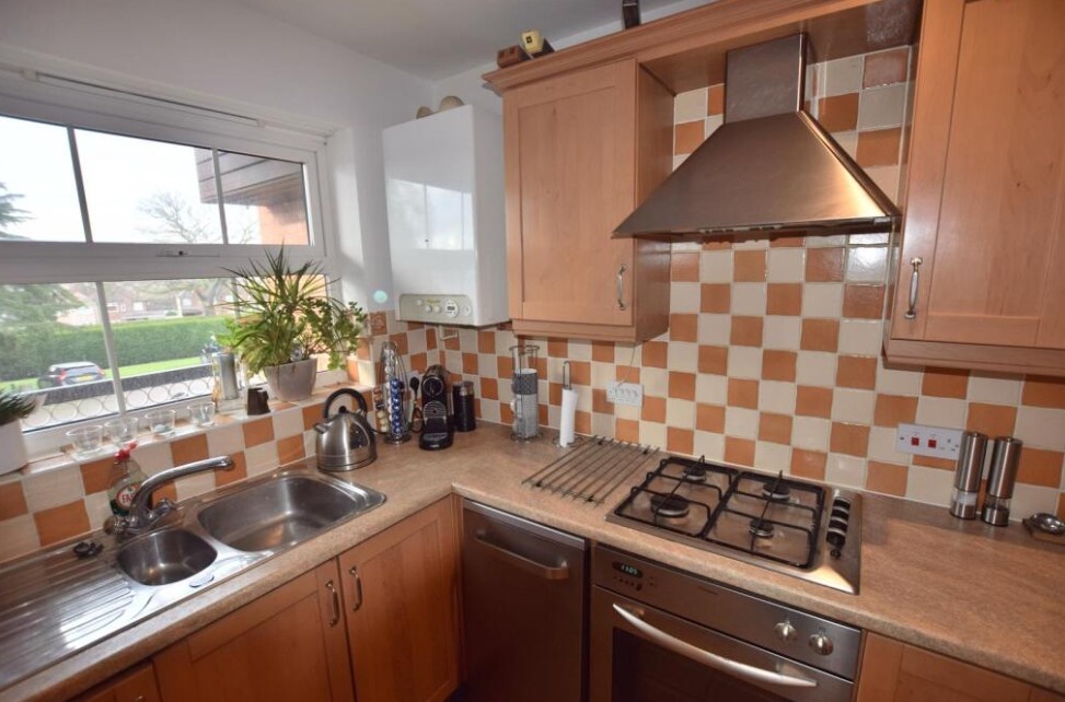 Coventry - 2 Bed Flat, Coundon House Drive, CV6 - To Rent Now for £895. ...