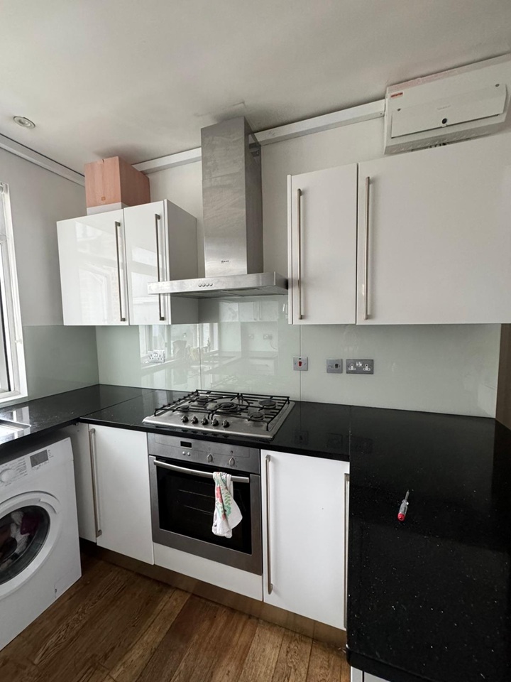 Tooting Bec - 2 Bed Flat, Lucien Road, SW17 - To Rent Now for £2,150.00 p/m