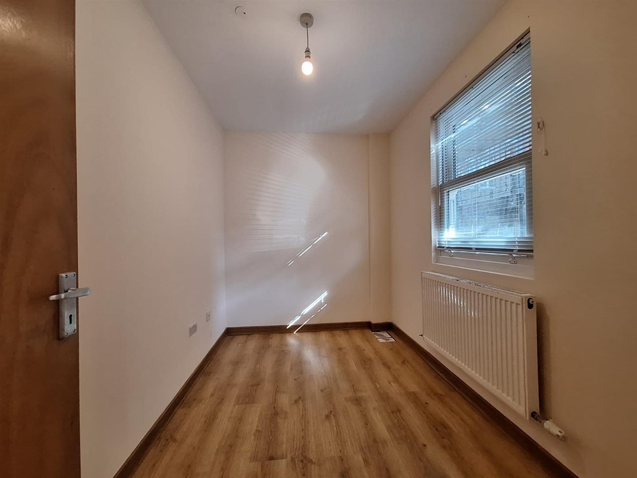 London - 3 Bed Flat, Red Lion Square, SW18 - To Rent Now for £2,375.00 p/m