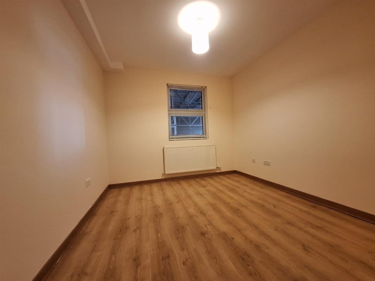 London - 3 Bed Flat, Red Lion Square, SW18 - To Rent Now for £2,375.00 p/m
