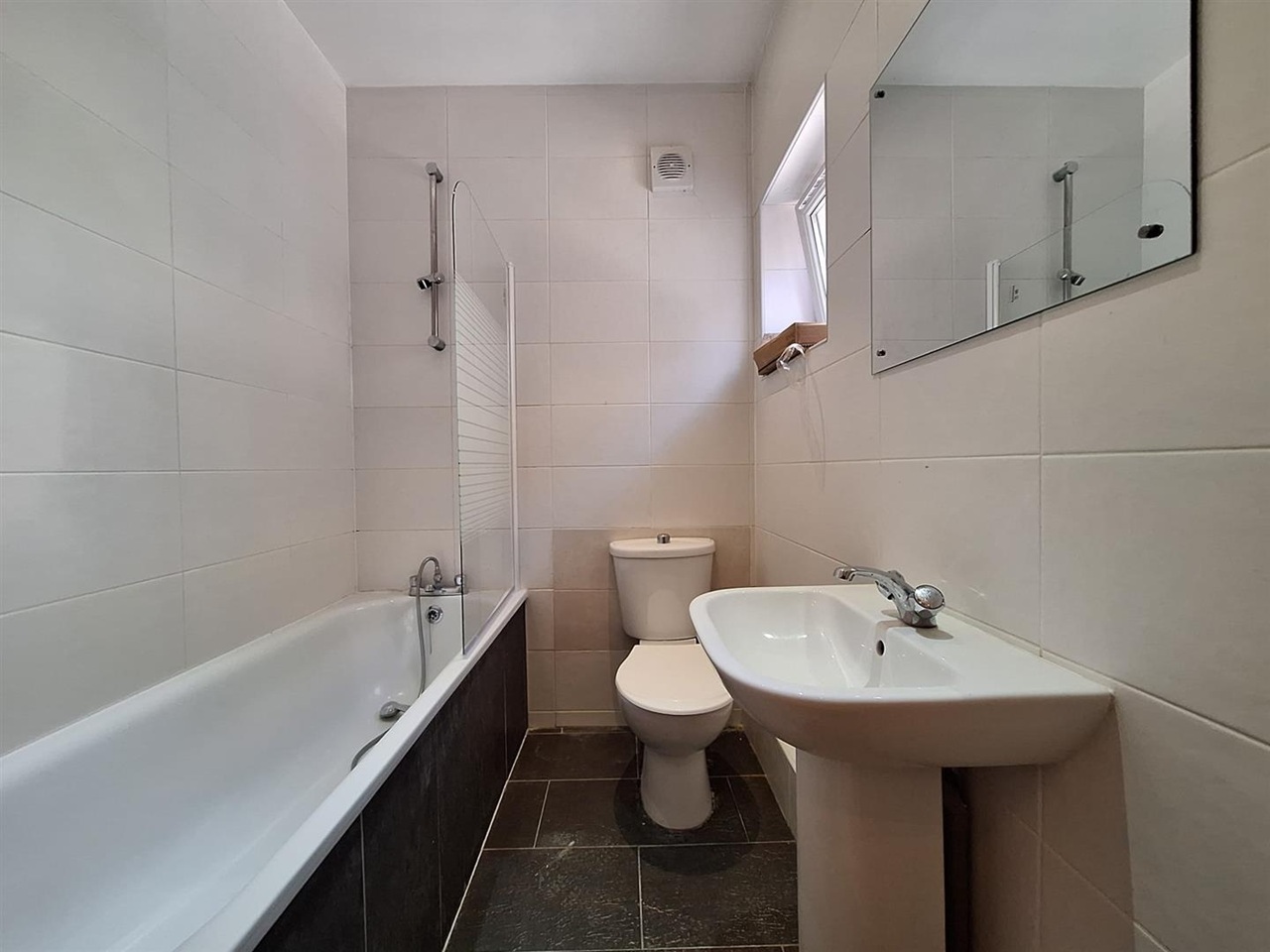 London - 2 Bed Flat, Red Lion Square, SW18 - To Rent Now for £2,195.00 p/m