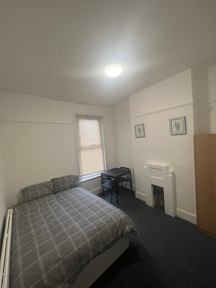 London - Room in a Shared House, Morval Road, SW2 - To Rent Now for £ ...