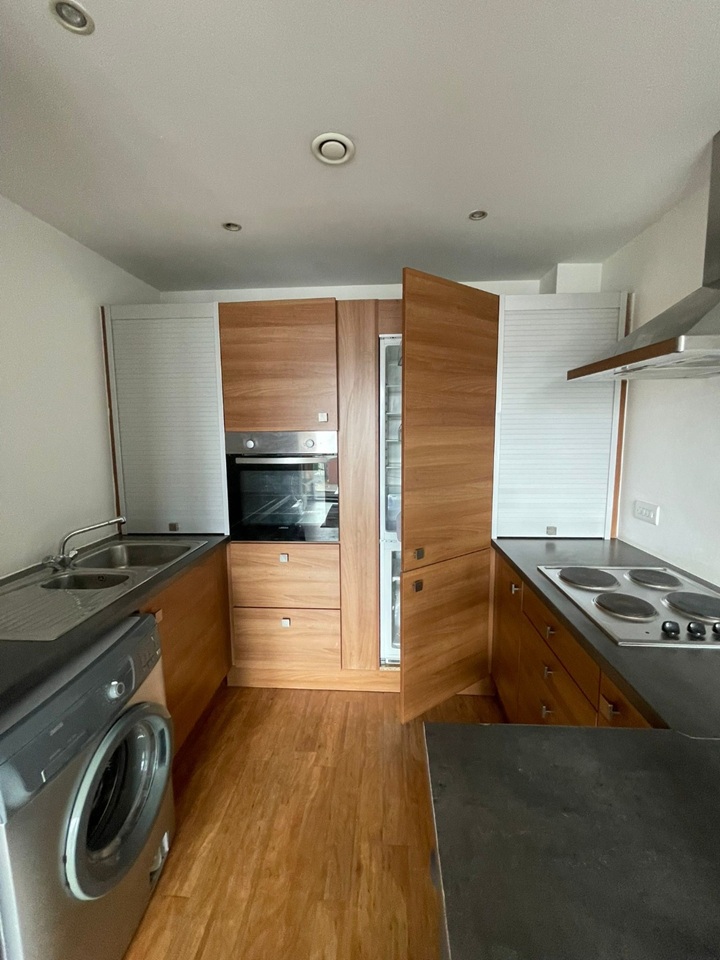 Salford - 2 Bed Flat, Quebec Building, M3 - To Rent Now for £1,600.00 p/m