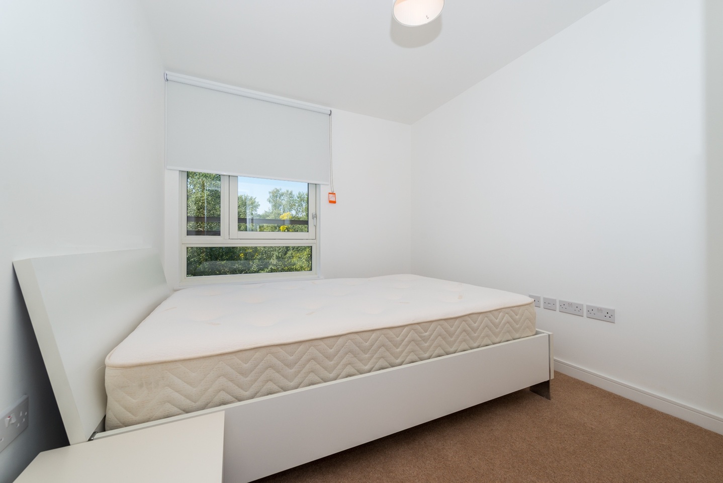 London - 2 Bed Flat, Campion House, SE16 - To Rent Now for £2,200.00 p/m