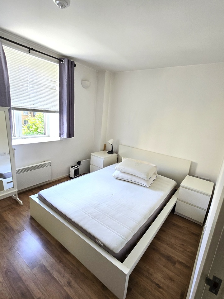 London - 1 Bed Flat, Seacon Tower, E14 - To Rent Now for £1,895.00 p/m