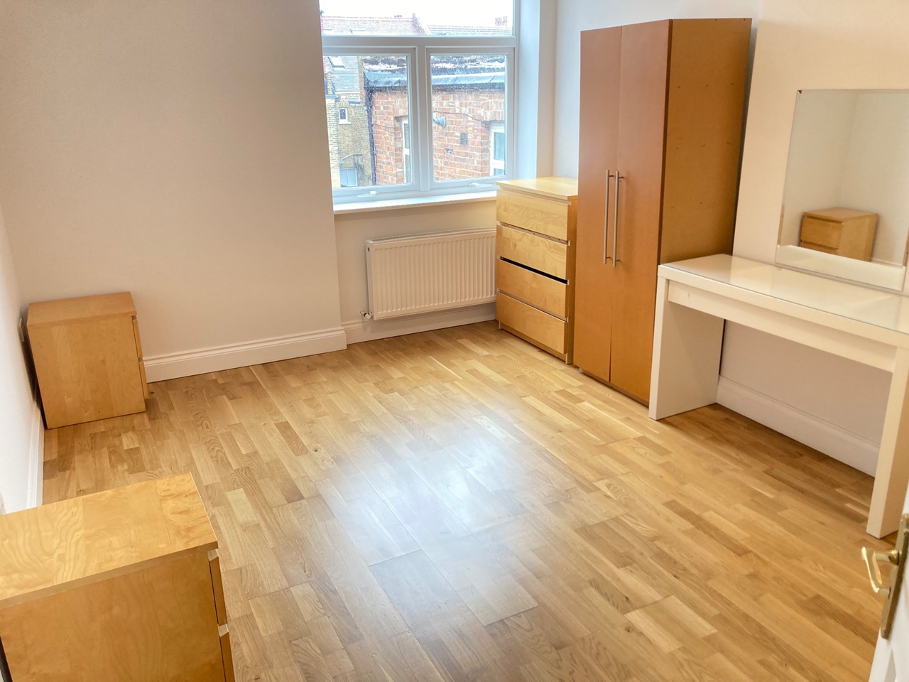 London - 2 Bed Flat, Very Near Ealing Common Area, W5 - To Rent Now for ...