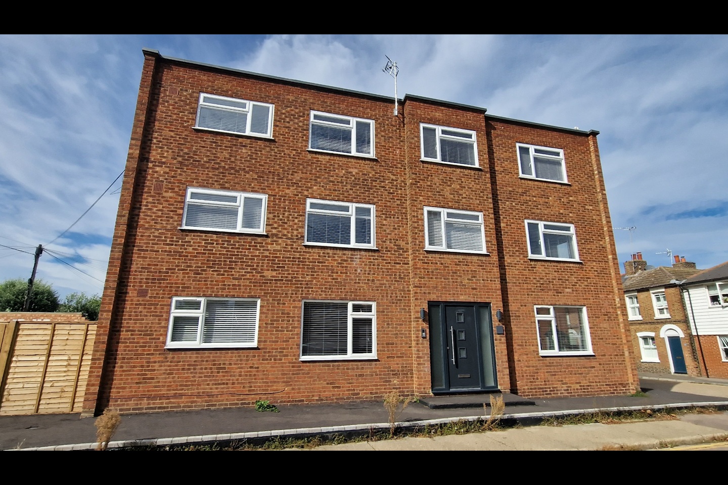 Whitstable - 2 Bed Flat, Marsh House, CT5 - To Rent Now for £1,375.00 p/m