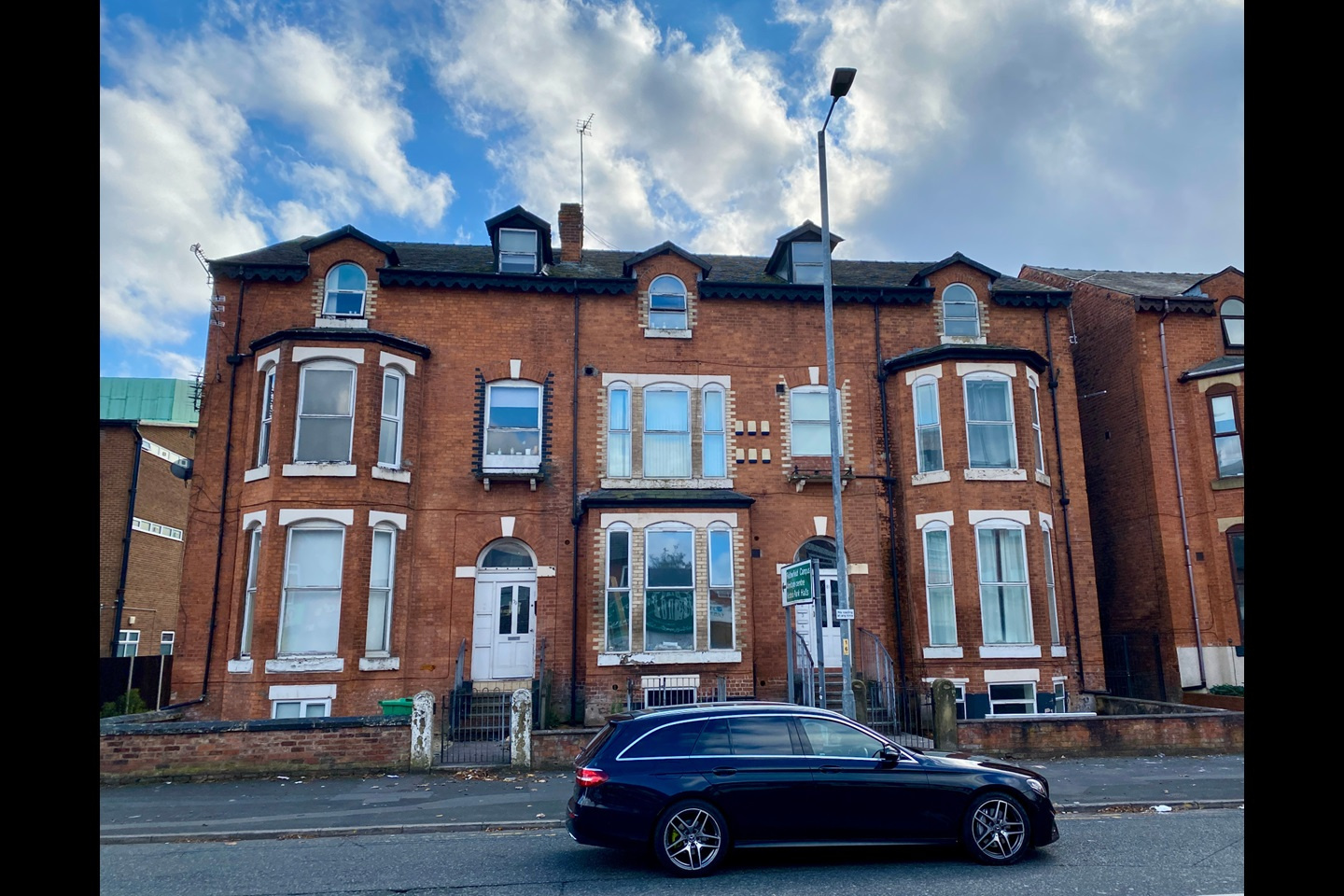 Manchester - Studio Flat, Hathersage Road, M13 - To Rent Now for £750. ...