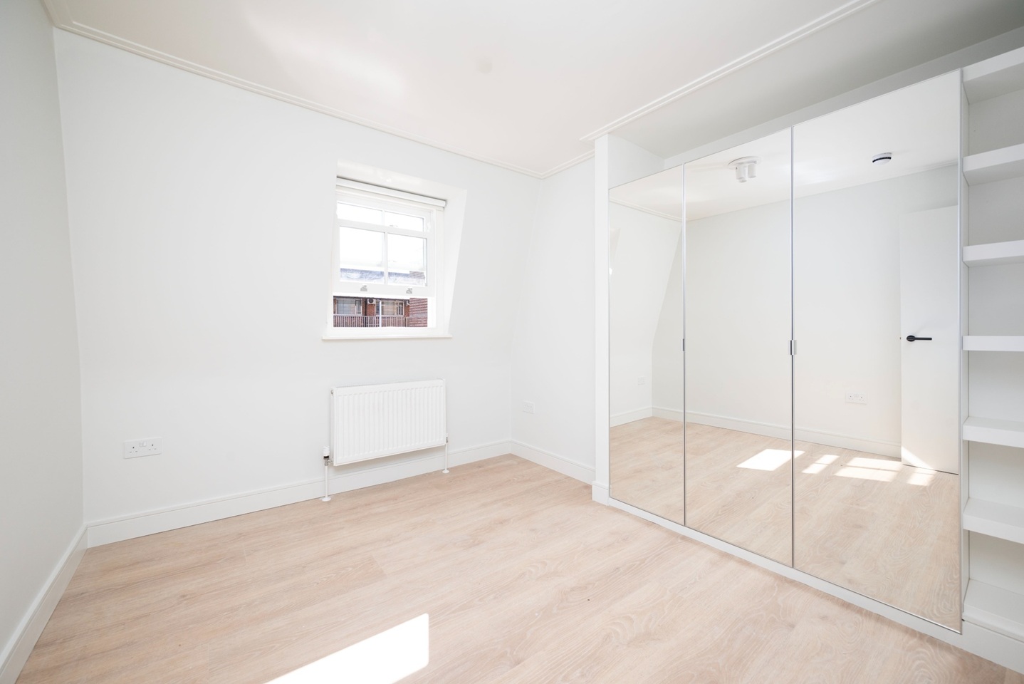 London - 2 Bed Flat, Homerton High Street, E9 - To Rent Now for £2,350. ...