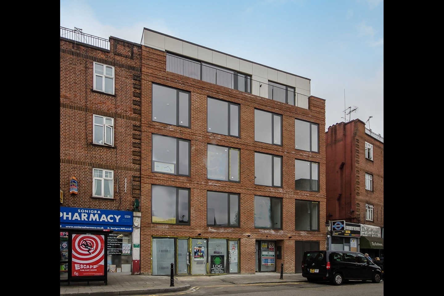 London - 2 Bed Flat, Well Street, E9 - To Rent Now for £2,450.00 p/m