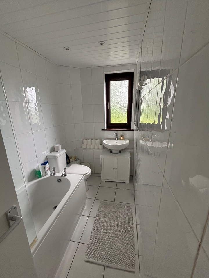 Glasgow - 2 Bed Flat, Tarfside Oval, G52 - To Rent Now for £900.00 p/m