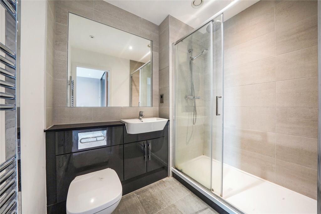Barking - 2 Bed Flat, Oculus House, IG11 - To Rent Now for £1,200.00 p/m
