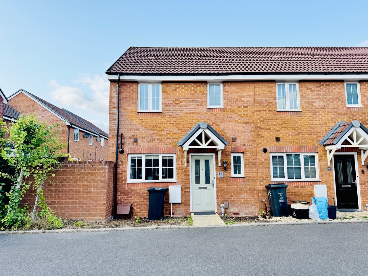 Swindon - 3 Bed Terraced House, Trowbridge Close, SN2 - To Rent Now for ...