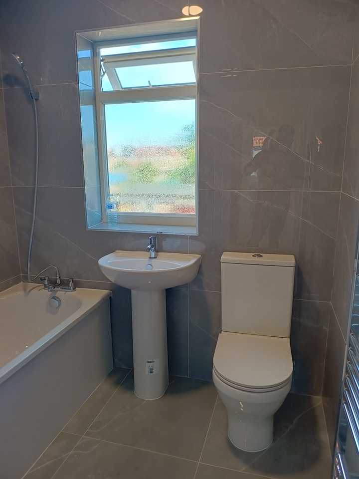 Mitcham - 3 Bed Semi-Detached House, Castleton Road, CR4 - To Rent Now ...