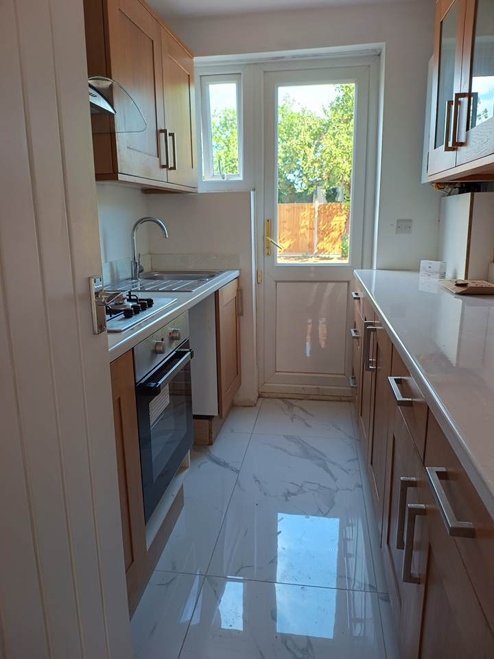 Mitcham - 3 Bed Semi-Detached House, Castleton Road, CR4 - To Rent Now ...