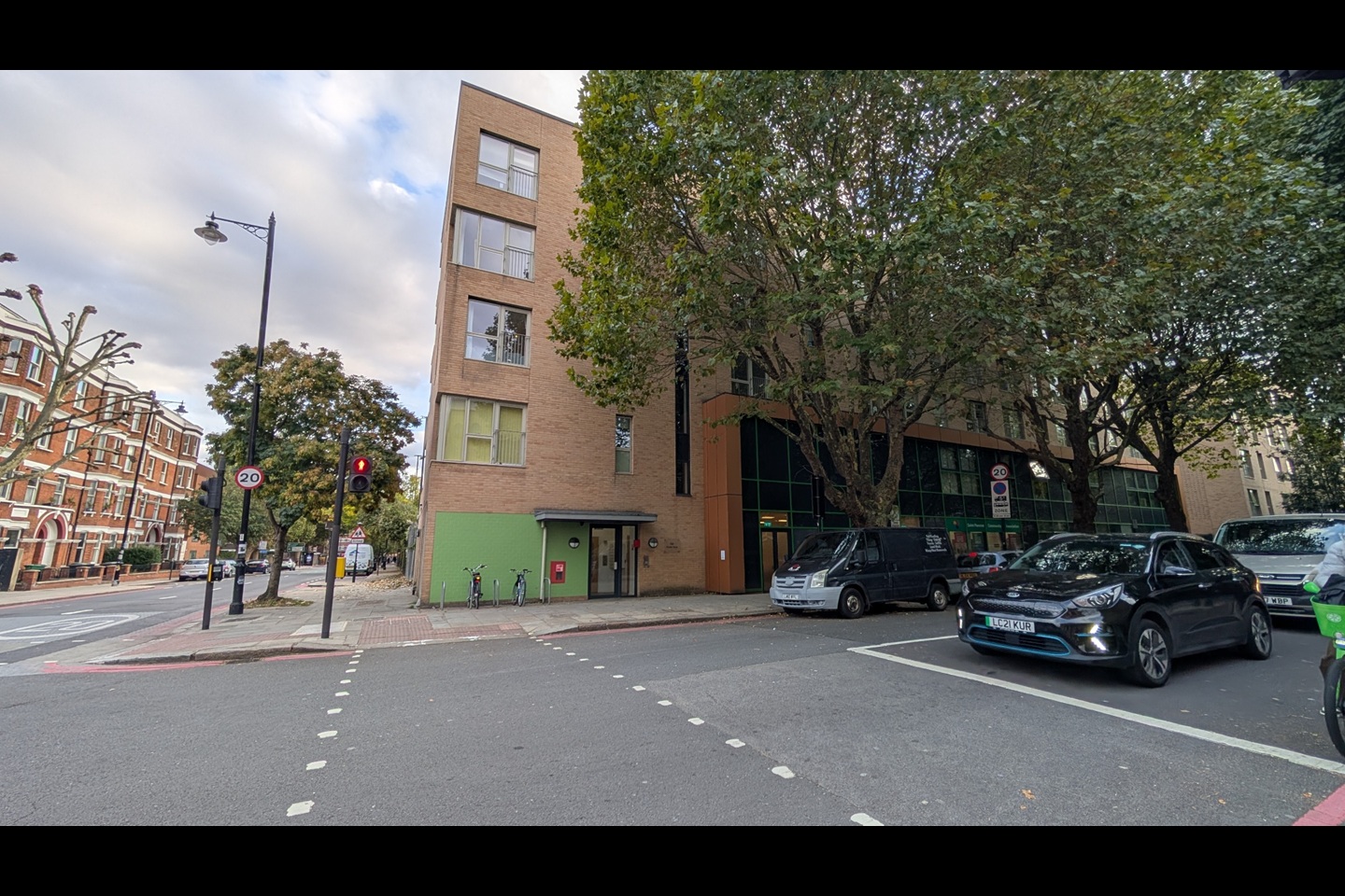 London - 2 Bed Flat, Plender Street, NW1 - To Rent Now for £2,750.00 p/m