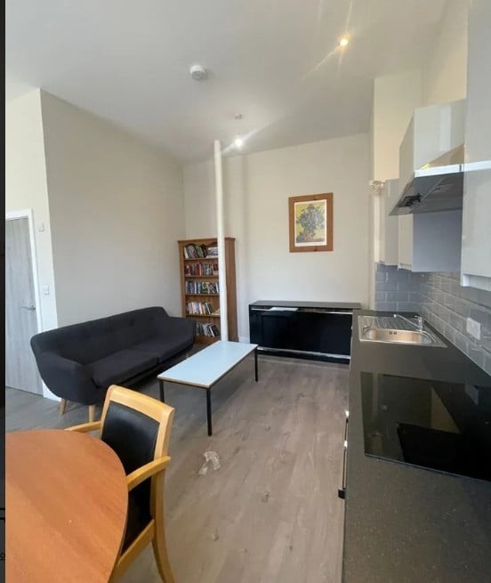 Batley - 2 Bed Flat, Station Road, WF17 - To Rent Now for £650.00 p/m