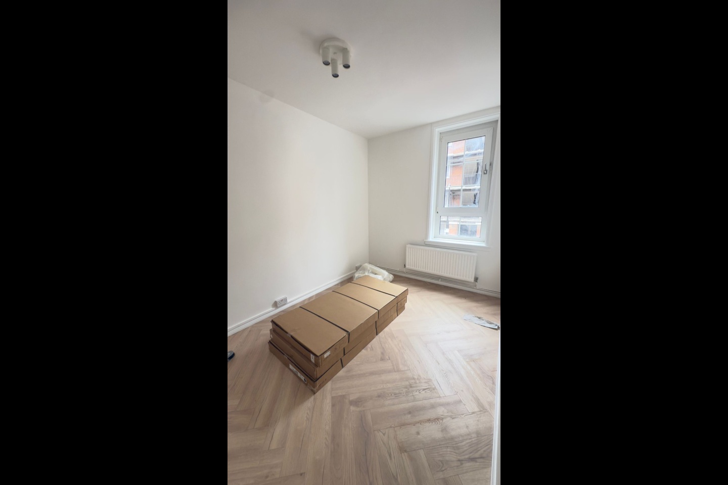 London - 3 Bed Flat, Bewley House, E1 - To Rent Now for £2,900.00 p/m