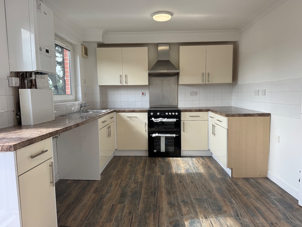 Motherwell - 2 Bed End Terrace, School View, ML1 - To Rent Now for £890 ...