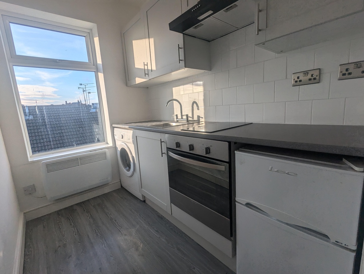 Blackpool - 1 Bed Flat, Reads Avenue, FY1 - To Rent Now for £530.00 p/m