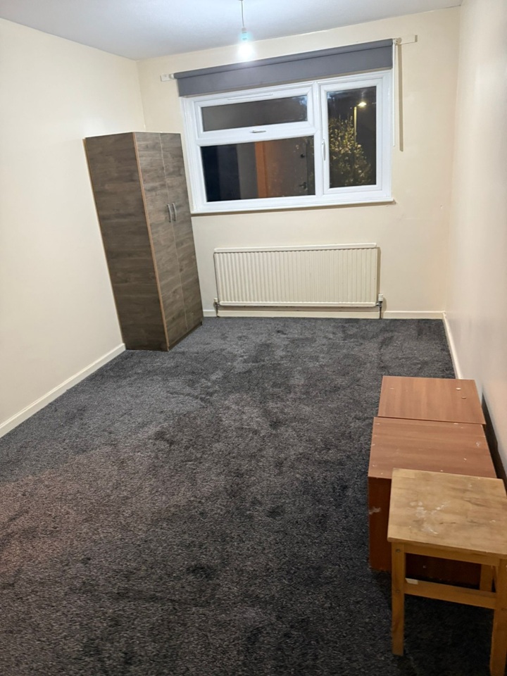 London - 3 Bed Semi-Detached House, Wardell Close, NW7 - To Rent Now ...