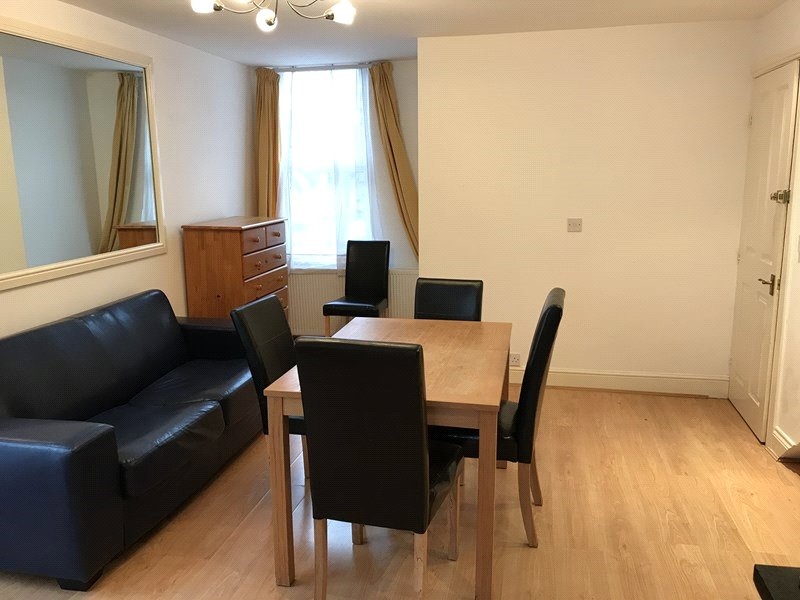 London - 1 Bed Flat, Acton Lane, W4 - To Rent Now for £1,585.00 p/m