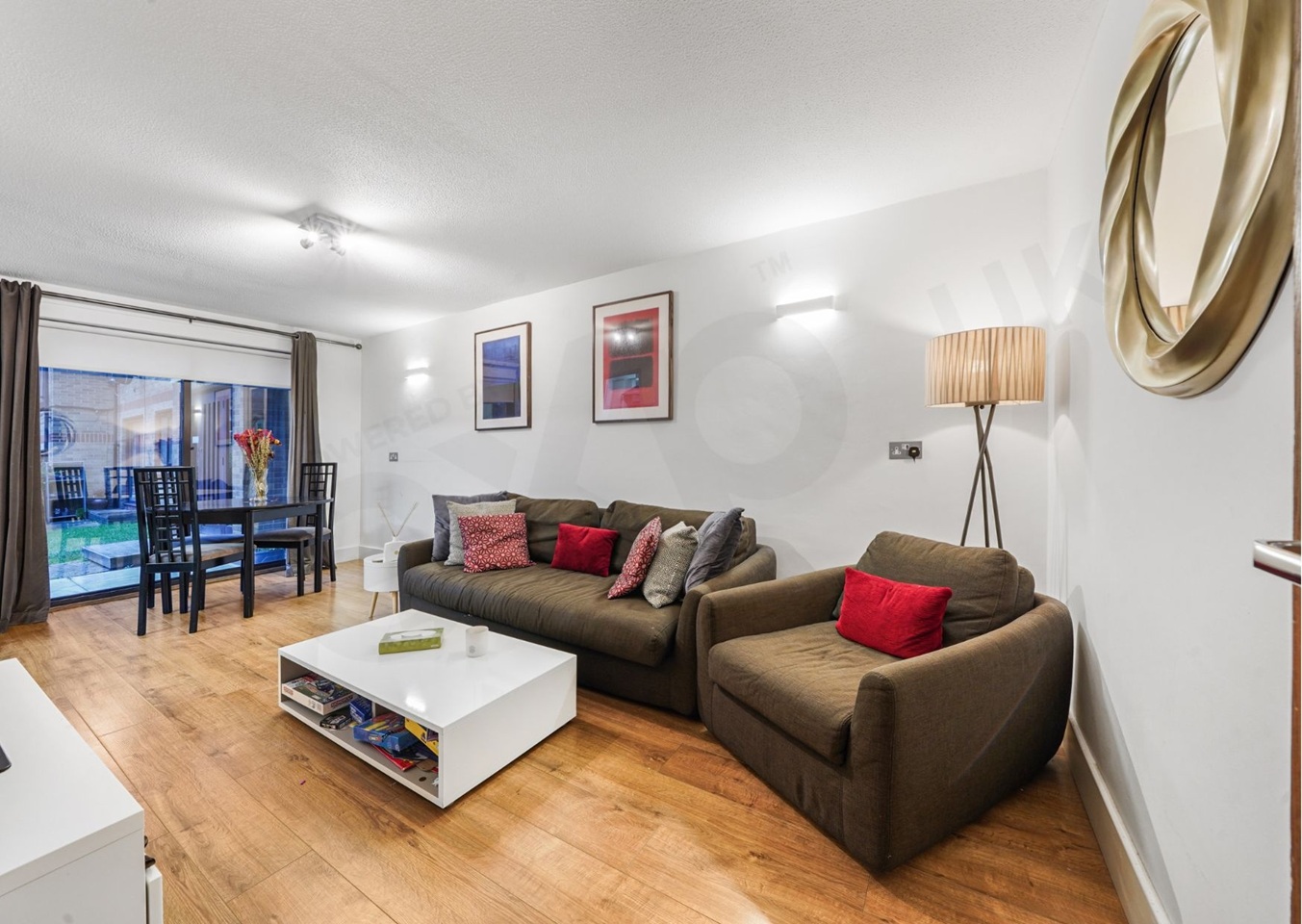 London - 2 Bed Flat, Deanery Close, N2 - To Rent Now for £1,800.00 p/m