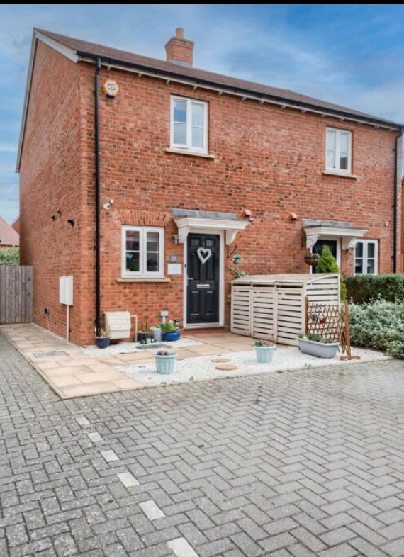 Banbury - 2 Bed Semi-Detached House, Edgcote Way, OX16 - To Rent Now ...
