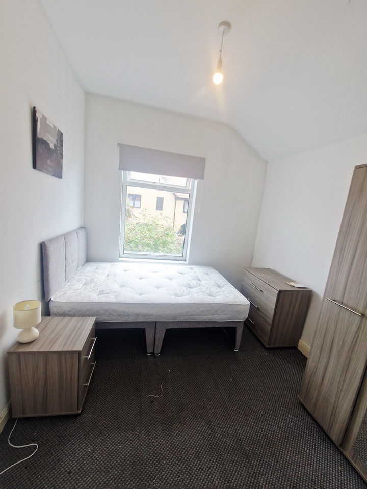 Hull - Room in a Shared House, Hawthorn Avenue, HU3 - To Rent Now for £ ...